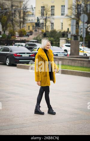 People take par tin Street Style Mercedes Benz-Fashion Week Russia ...