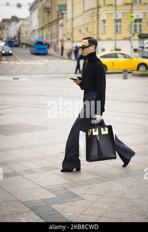 People take par tin Street Style Mercedes Benz-Fashion Week Russia ...