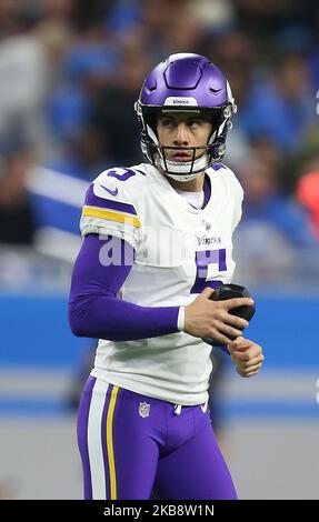 DETROIT, MICHIGAN - OCTOBER 20: Dan Skipper #70 of the Detroit Lions ...