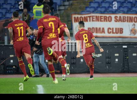 Diego Perotti of AS Roma celebrates scoring first goal during the UEFA ...