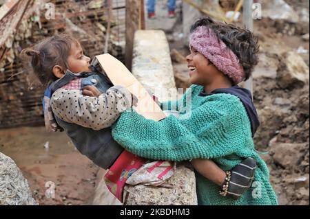 Homeless boy in Old Delhi, India Stock Photo - Alamy