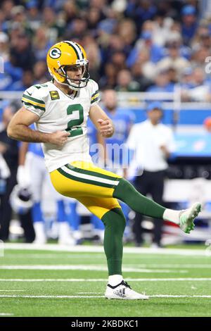 Green Bay Packers kicker Mason Crosby (2) practices before an NFL game ...