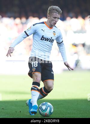 VALENCIA, SPAIN - JANUARY 4: Daniel Wass during the La Liga Santander ...