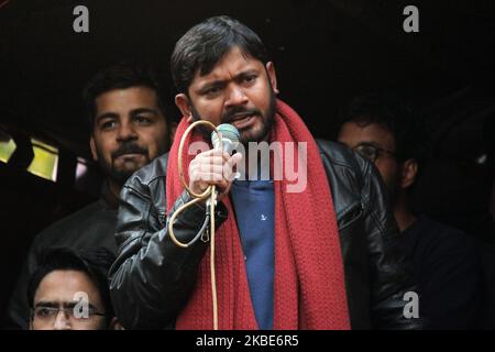 People protest as former Vice President Mike Pence speak to students at ...