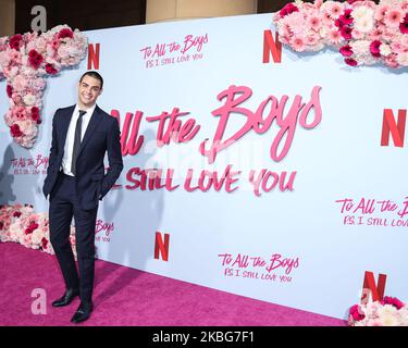 Noah Centineo arrives at the world premiere of "The Recruit" on ...