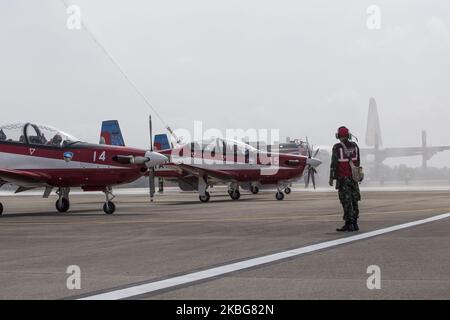 Attraction of Jupiter Aerobatic Team with Wong Bee KT-1B aircraft ...