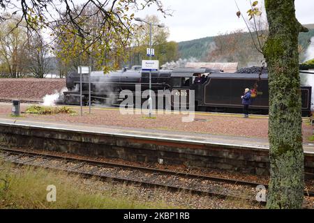 Steam Locomotive 45212 and 45407 Lancashire Fusilier at Rannoch Station ...