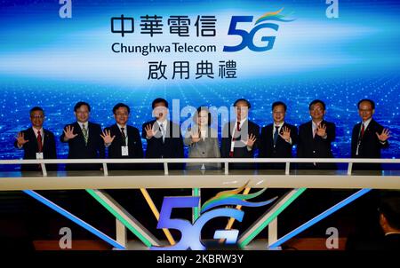 Attending a press conference revealing the 5G transmission ...