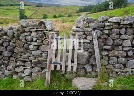 Wooden gates and stiles of the Yorkshire Dales Stock Photo - Alamy