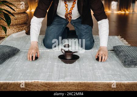 The tea master is preparing to hold a tea ceremony in the interior ...