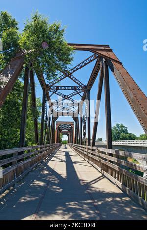 California, Yolo County, Winters, J. Robert Chapman Memorial Bridge ...