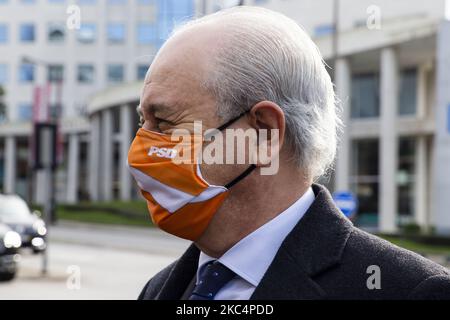 PSD President Rui Rio inaugurates a billboard campaign that evokes the ...