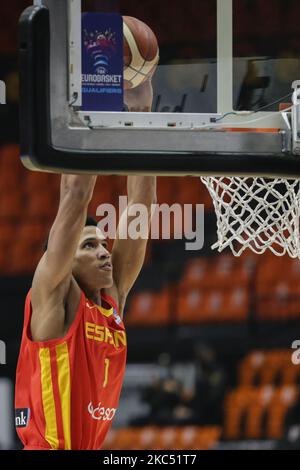 01 Jose Miguel Perez Balbuena of Spain defended by 77 Mihai Marius ...