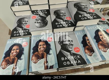 BECOMING, Barack Obama, Michelle Obama, 2020. © Netflix / Courtesy ...