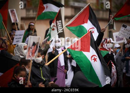 Sahrawi people of Toulouse gathered against the recognition by Israel ...