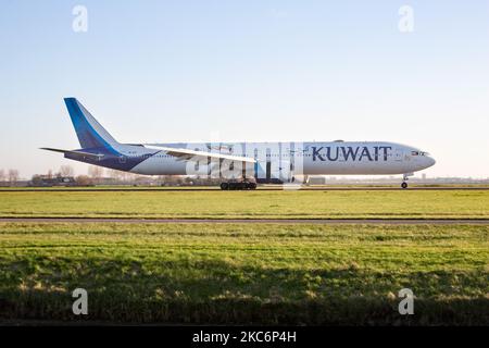 The national flag carrier of Kuwait, Kuwait Airways, commenced ...