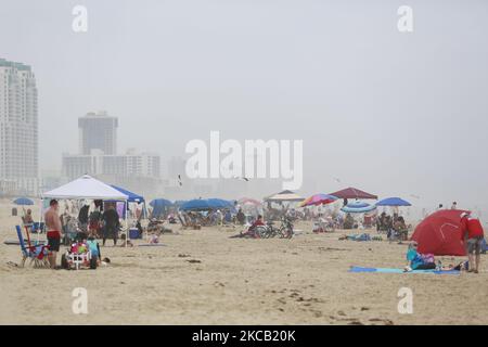 People gather in South Padre for Spring Break showing little concern ...