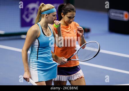 United States couple Kaitlyn Christian and Sabrina Santamaria (R ...