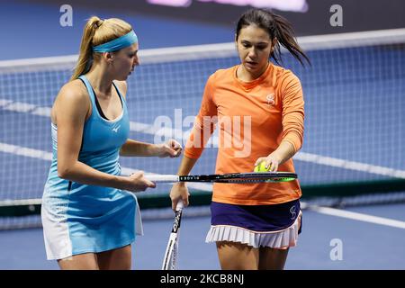 United States couple Kaitlyn Christian and Sabrina Santamaria (R ...