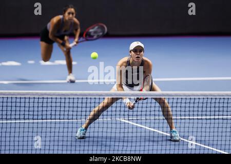 United States couple Kaitlyn Christian and Sabrina Santamaria (R ...