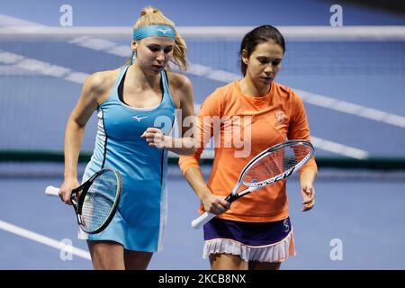 United States couple Kaitlyn Christian and Sabrina Santamaria (R ...