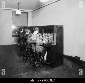 TELEPHONE SWITCHBOARD OPERATOR about 1920 Stock Photo - Alamy