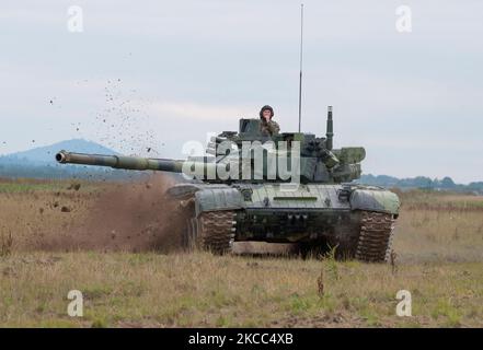 Czech Army T-72M4 Main Battle Tank Stock Photo - Alamy