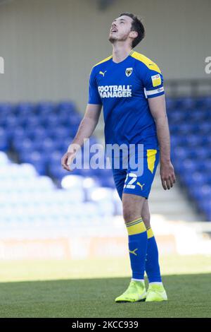 LONDON, UK. APRIL 5TH: Ben Heneghan of AFC Wimbledon warms up during ...