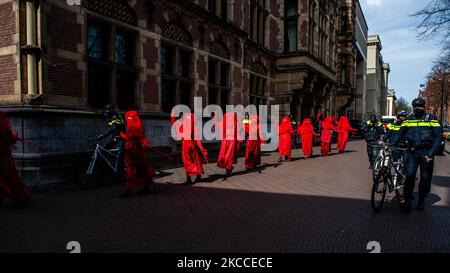 The Red Rebels are leaving the blockade under the watchful eye of the ...