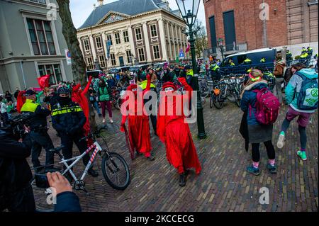 The Red Rebels are leaving the blockade under the watchful eye of the ...