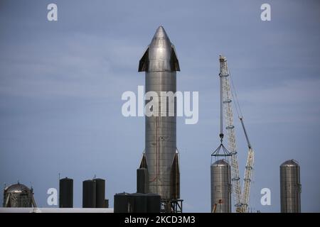 Starship SN15 seen with both GSE tanks on Monday, April 19th at SpaceX ...