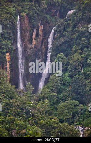 Puna Ella (Poonawa Ella) waterfall located in Pussellawa near Nuwara ...