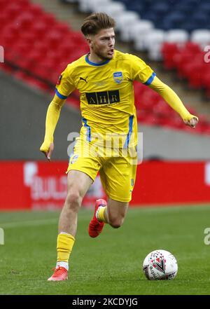 L-R Lewis Simper of Concord Rangers (on loan from Cambridge United) and ...