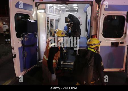 Collapse of a structure of Metro Line 12 in Mexico City between Tezonco ...