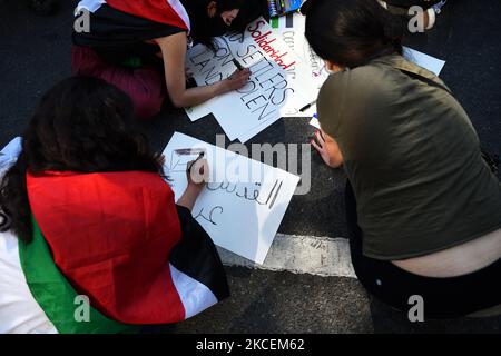 Thousands of Pro-Palestinian protesters took to the streets of Brooklyn ...