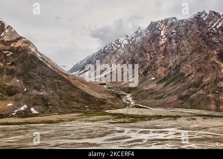 Magnificently sculpted peaks of the Himalayas along the Panzila pass ...