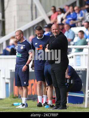 Bromley Manager Andy Woodman during the Sky Bet League Two match at ...