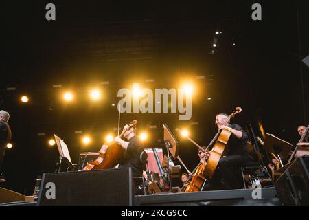 Conductor Dirk Kaftan and Beethoven Orchester Bonn stage an open air ...
