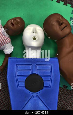 CPR training dummies Stock Photo - Alamy