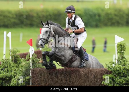 Andrew Nicholson riding Fenizio during 4* Cross Country event at the ...