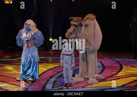 Gala performance Bardum El Show inside the Circo Atayde Hermanos ...