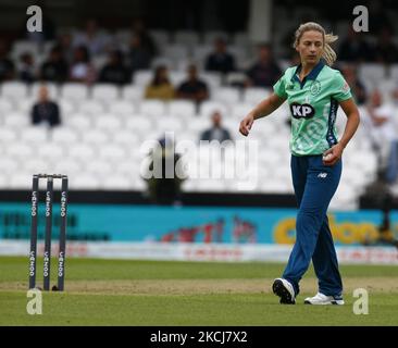 Eva Gray of Oval Invincibles Women during The Hundred between Oval ...