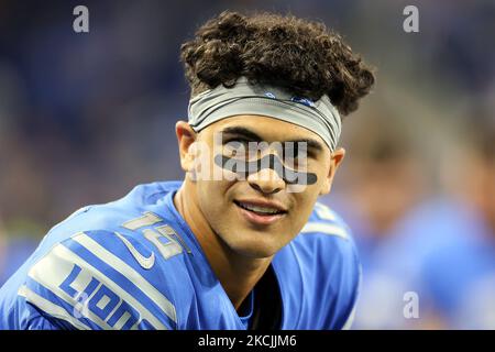 Detroit Lions wide receiver Sage Surratt (15) catches a ball during an ...