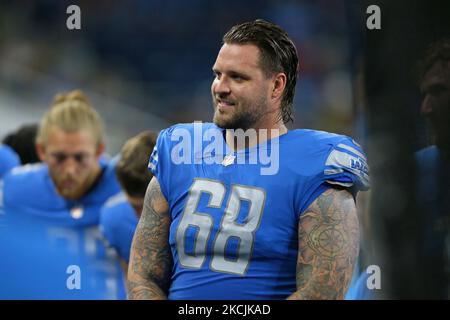 NFC tackle Taylor Decker (68), of the Detroit Lions, watches during the ...