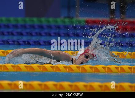 Tully Kearney from Great Britain winning gold and setting a new world ...