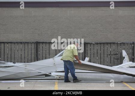 The Sonic on Seawall Blvd. sustained major damage at approximately 5am ...