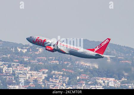 Jet2 Boeing 737 flight safety card Stock Photo - Alamy