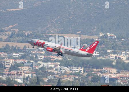 Jet2 Boeing 737 flight safety card Stock Photo - Alamy