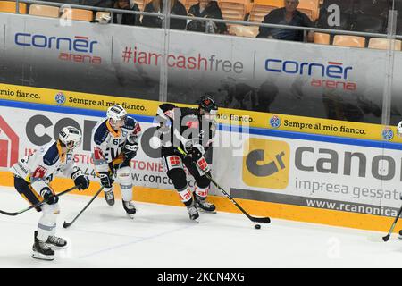 Sven Leuenberger EV Zug and GIOVANNI MORINI Lugano Hockey HC Lugano Vs ...