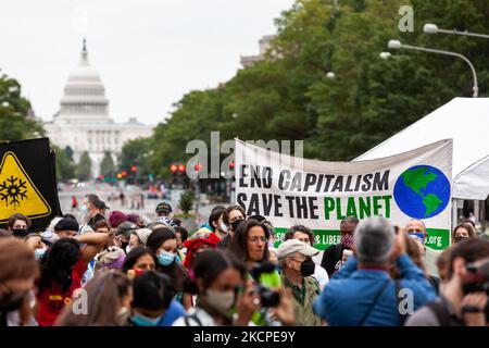 Indigenous people lead the march for the Global Climate Strike protests ...